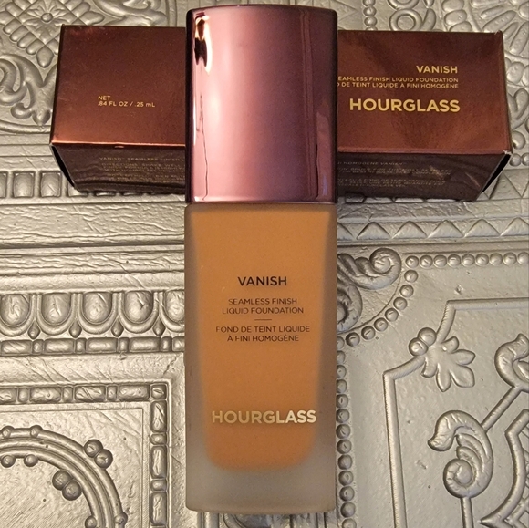 Hourglass | Makeup | 58 Hourglass Almond Vanish Seamless Finish Liquid ...